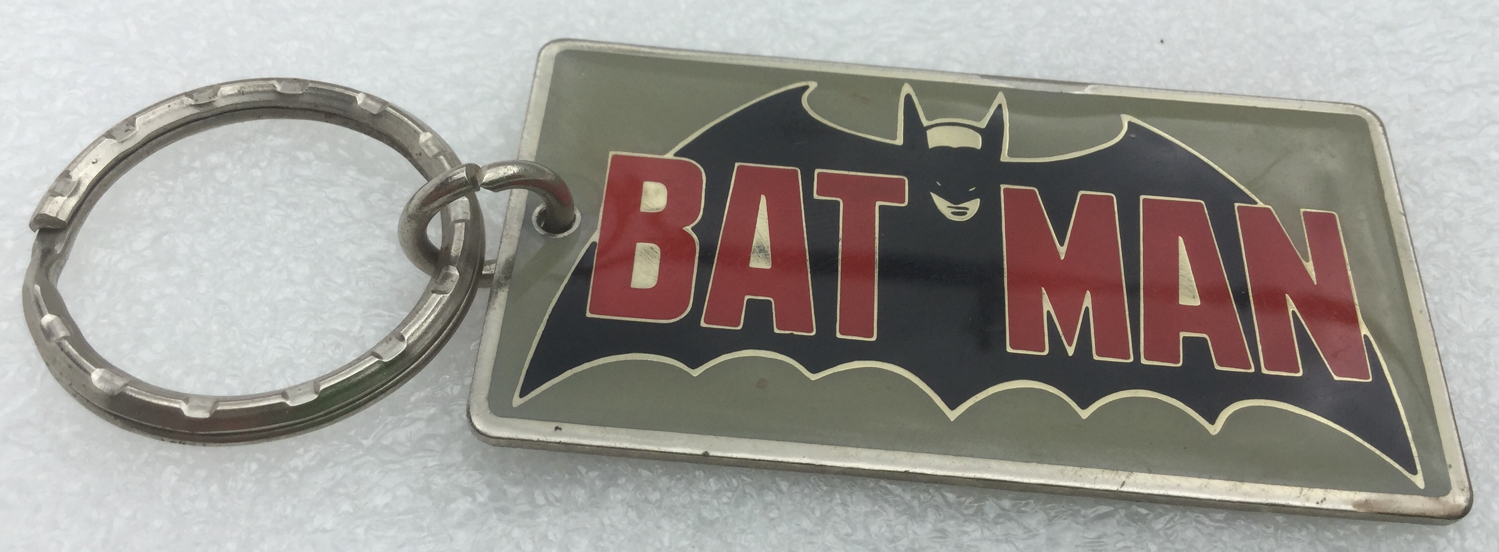 Vintage Batman Keychain 1982 DC comics - Boutique chez Dary - Vente d ...
